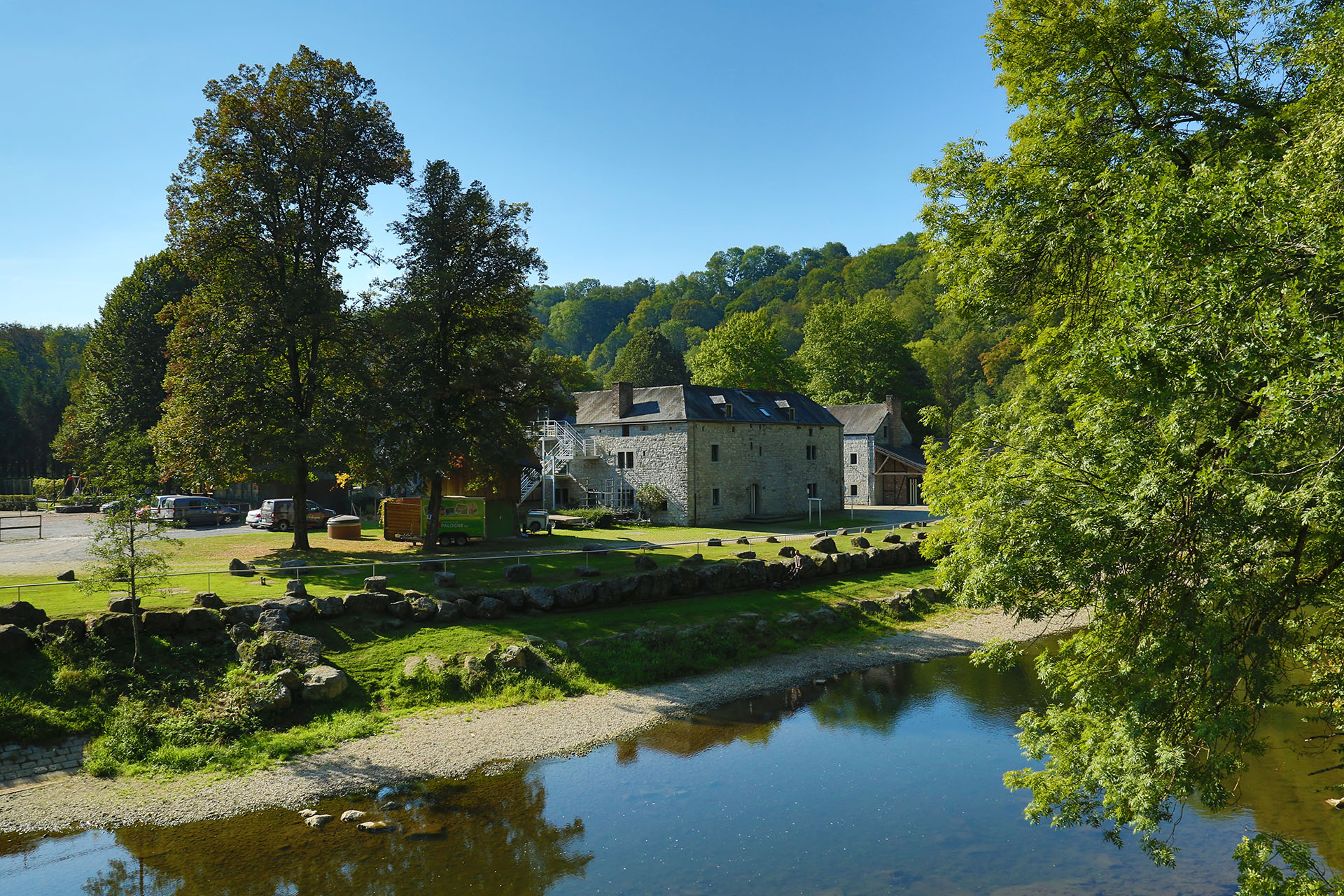 Le tour de Ferrières